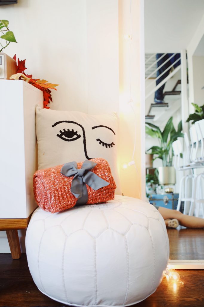 8 fall apartment decor ideas - Noelle's Favorite Things