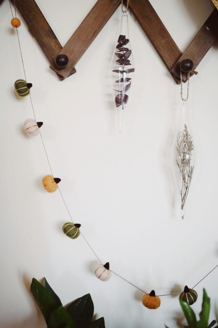 8 fall apartment decor ideas - Noelle's Favorite Things