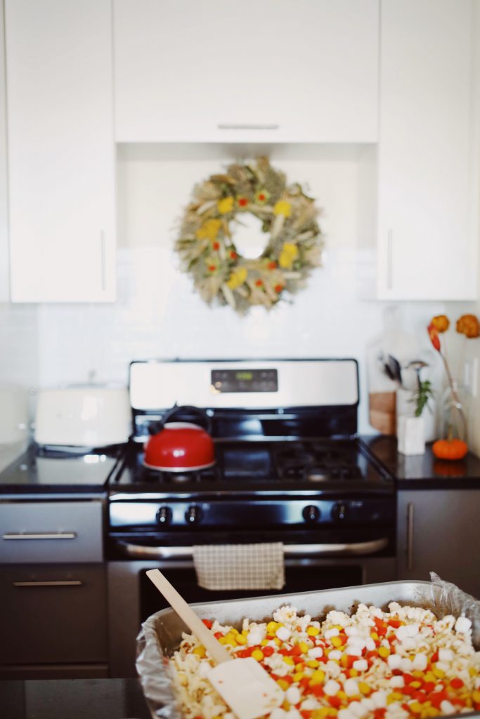 8 fall apartment decor ideas - Noelle's Favorite Things